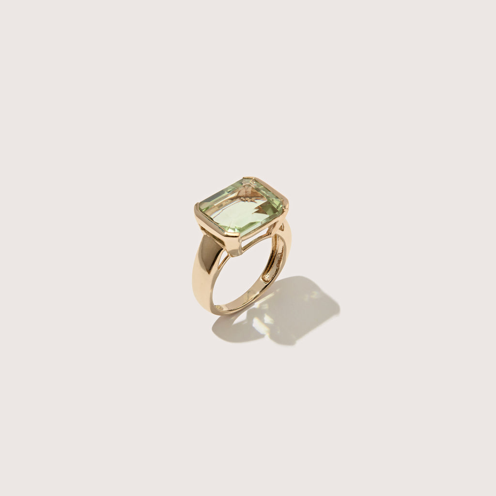 14 Karat Solid Yellow Gold Mint Quartz Gemstone Domino Ring | Otiumberg