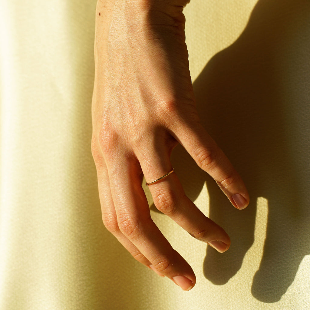 Classic Hammered Thread Ring | Otiumberg